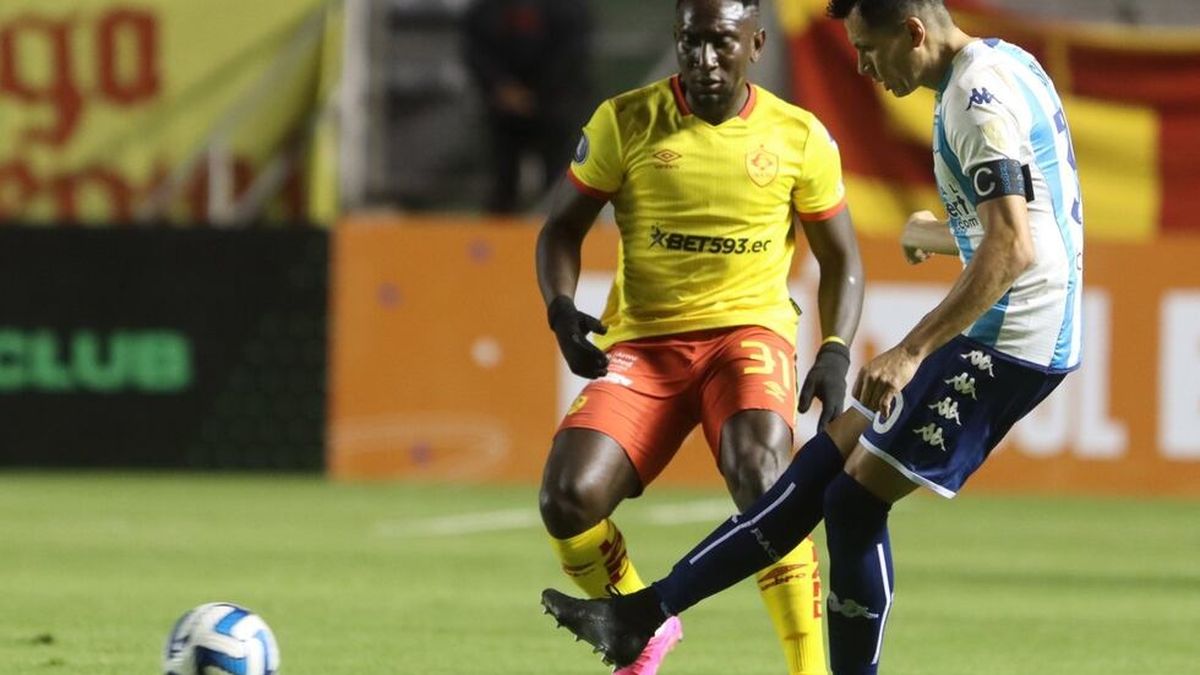 Racing ganó en Ecuador y quedó a un paso de clasificar a los octavos de ...