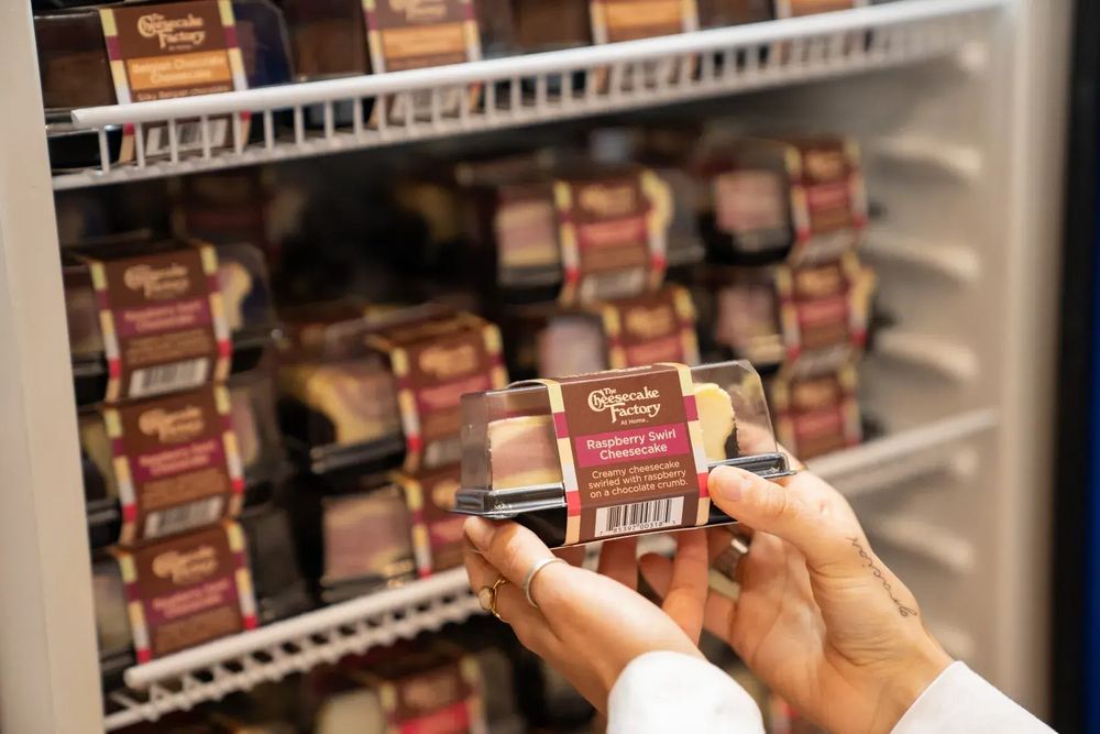 Memes y polémica en Argentina por el precio de Cheesecake Factory ...