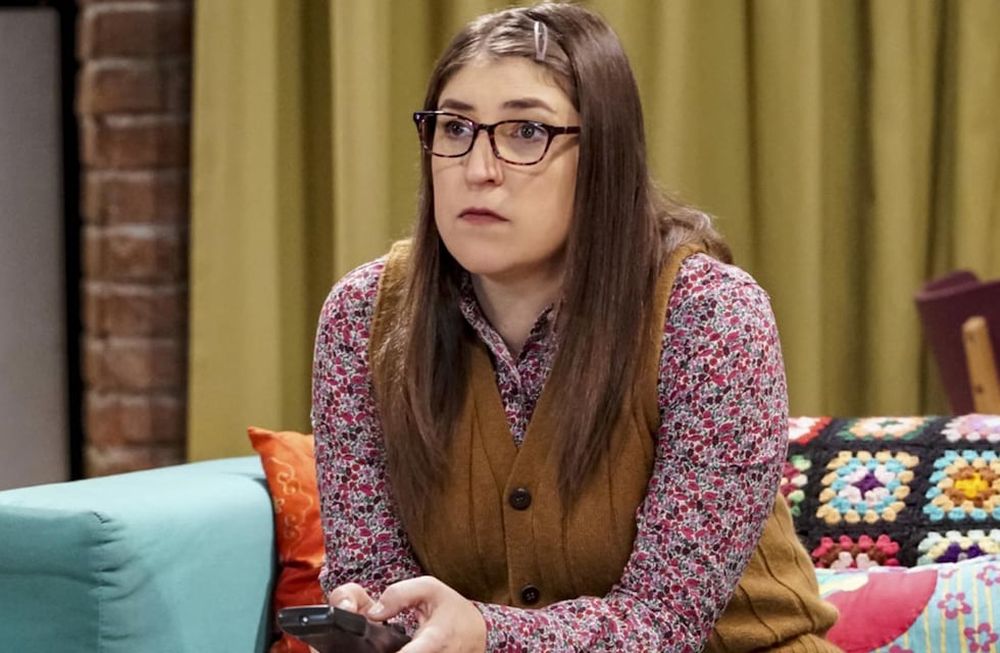 Nada de nerd, la actriz Mayim Bialik de “The Big Bang Theory” es una ...