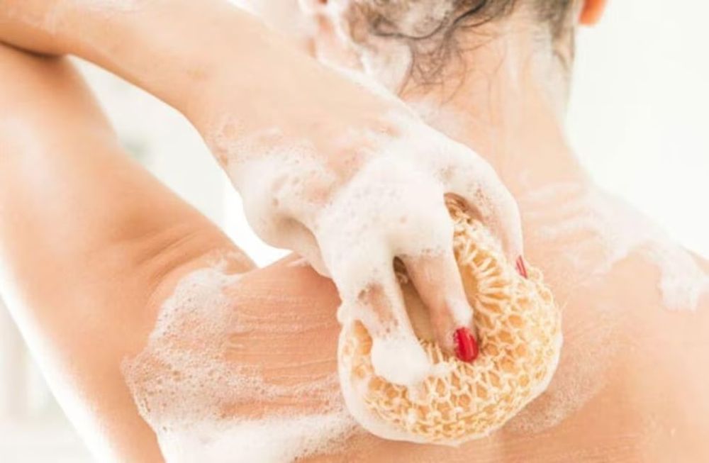 Cómo limpiar las esponjas y otros productos de higiene corporal en 3 simples pasos
