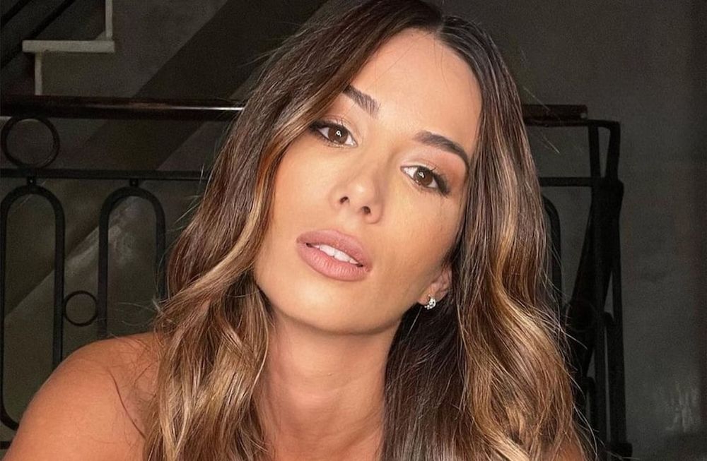 Estefi Berardi enamoró al posar con calza y top deportivos ajustadísimos que marcaron sus curvas ...