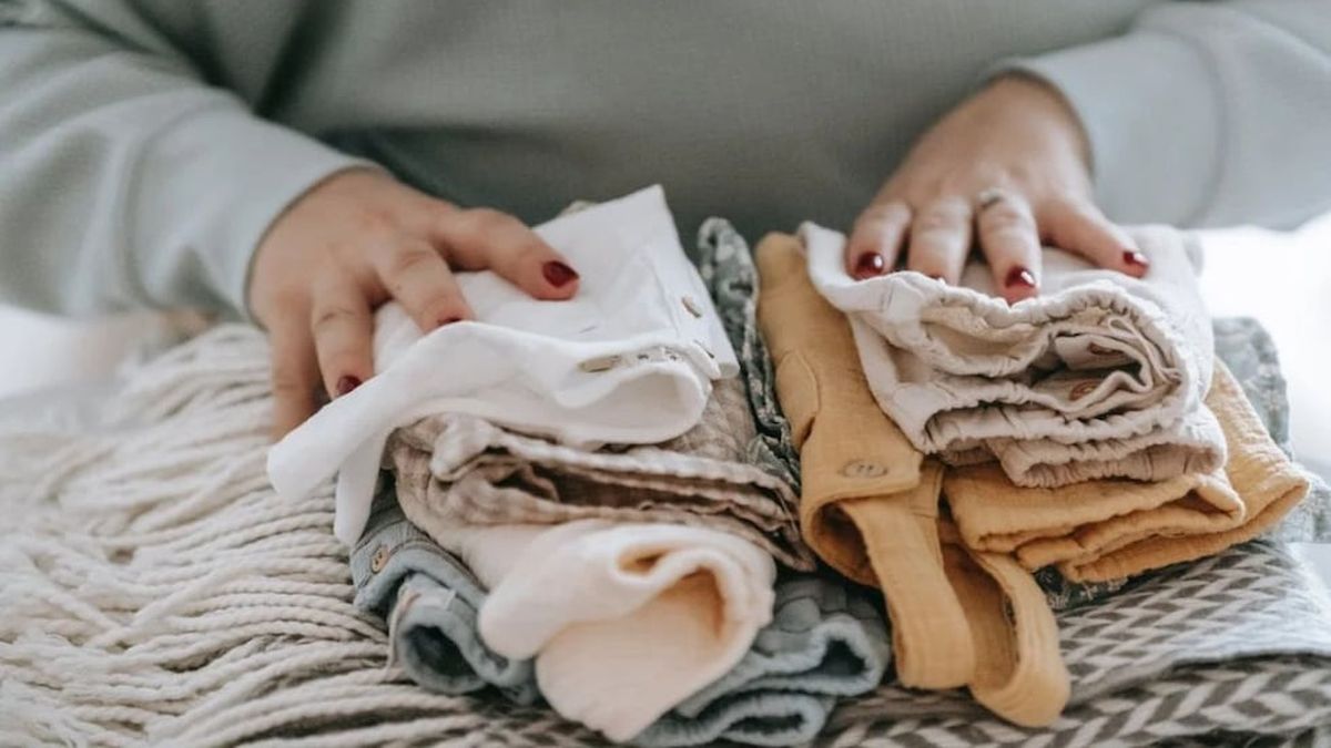 Los mejores consejos para doblar la ropa y así ahorrar espacio en tu casa