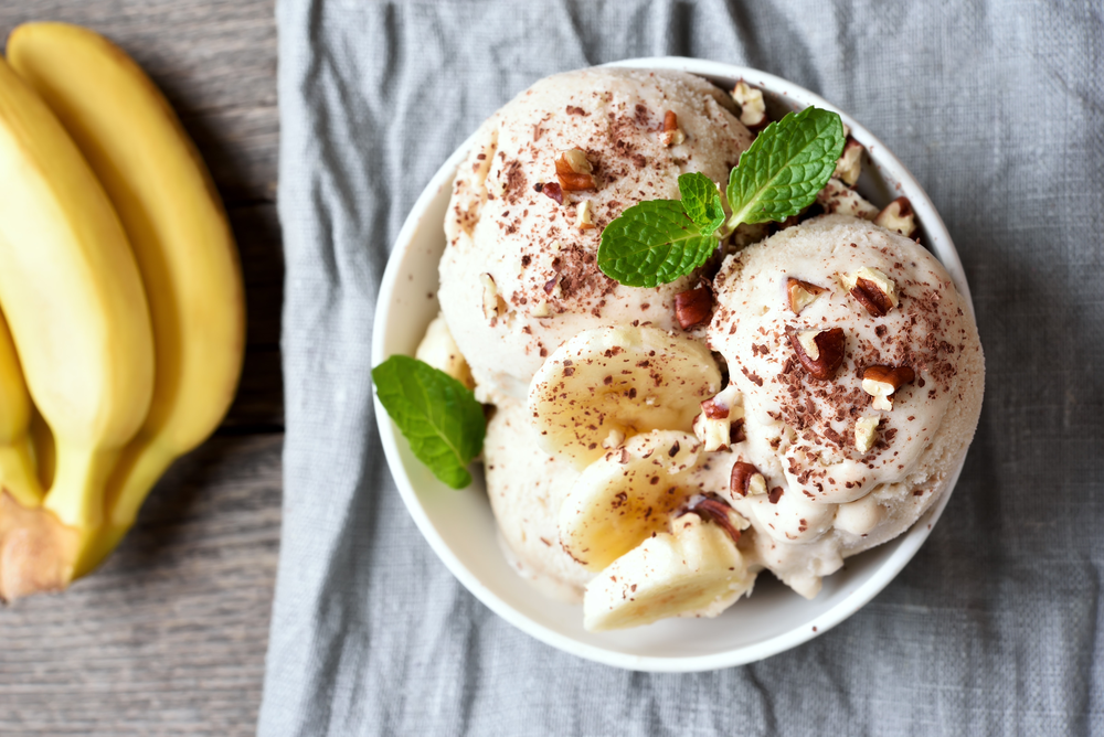 Helado casero de frutas y yogur: sin azúcar, sin máquinas y con todo el ...