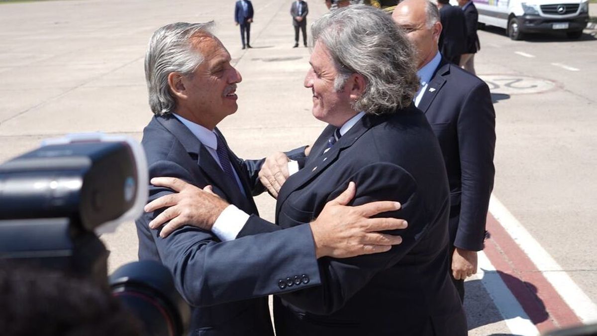 Llegó Alberto Fernández a Mendoza: ignorado por el Gobernador y por La ...