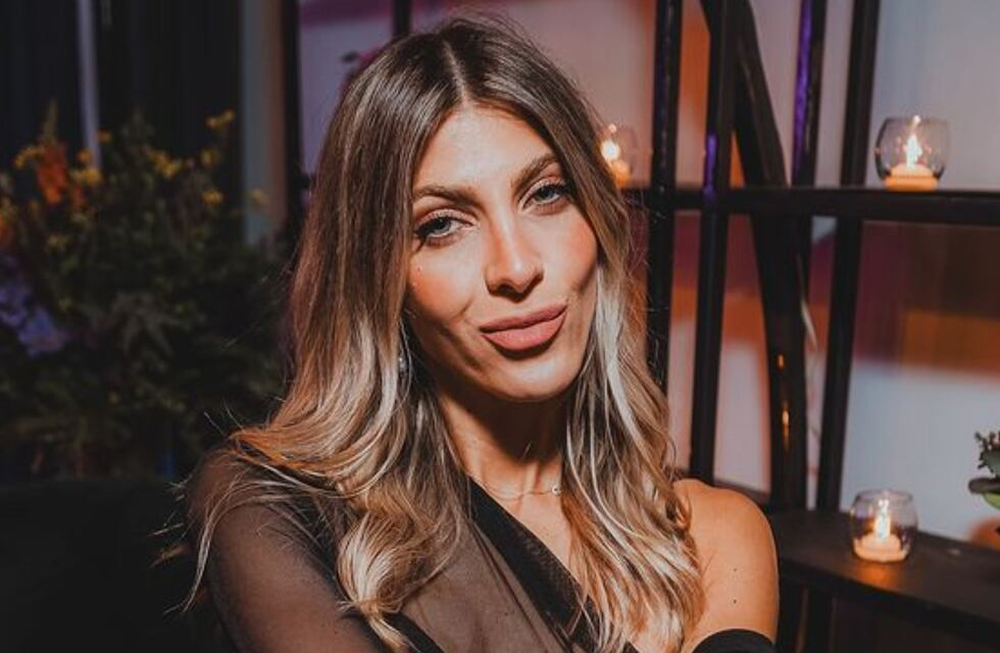 Cande Ruggeri mostró cómo quedó el living de su casa: detalles en beige ...