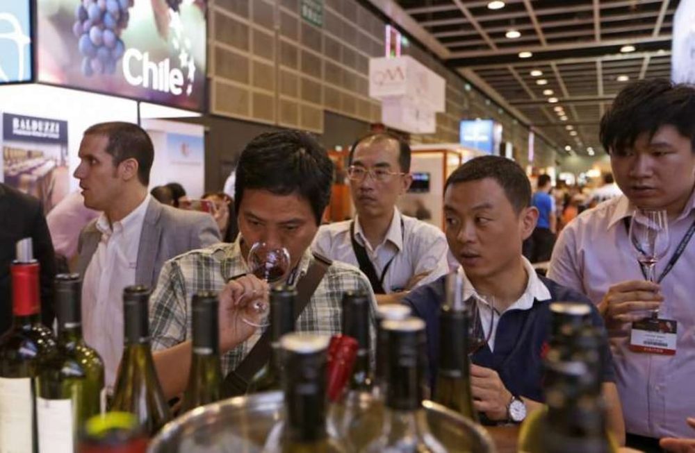Buscan vender más vino en China