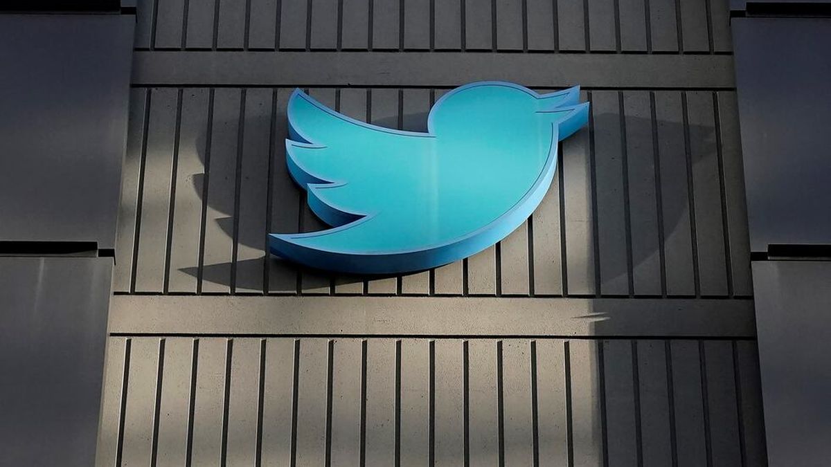 Twitter devuelve etiqueta gris “oficial” a algunas cuentas