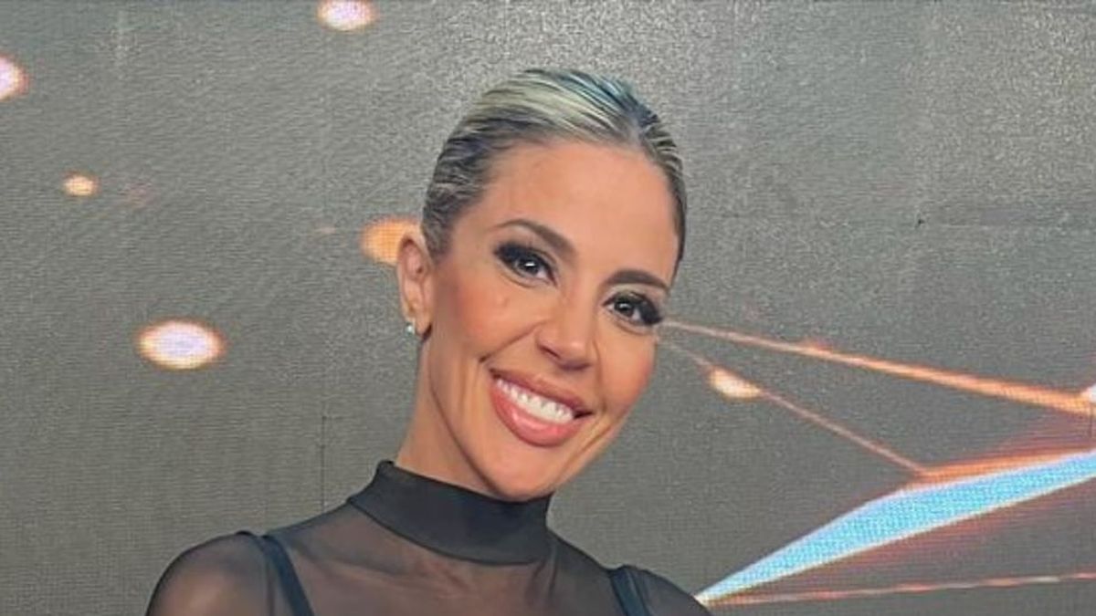 Virginia Gallardo posó con un vestido con tantas transparencias que se ...