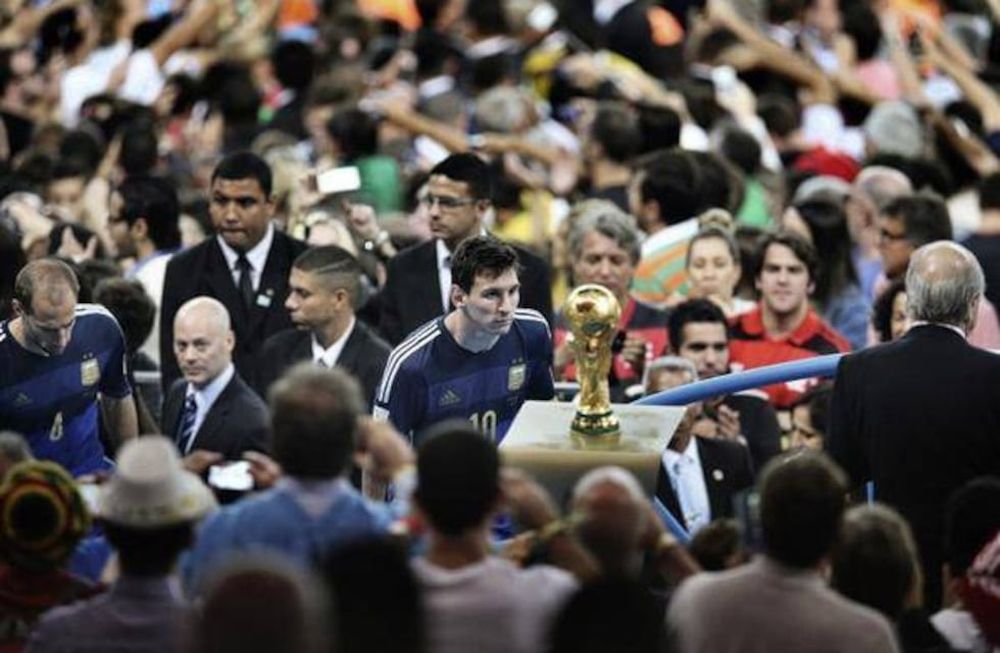 Messi mirando la Copa, la imagen triste que ganó el premio a la Mejor ...