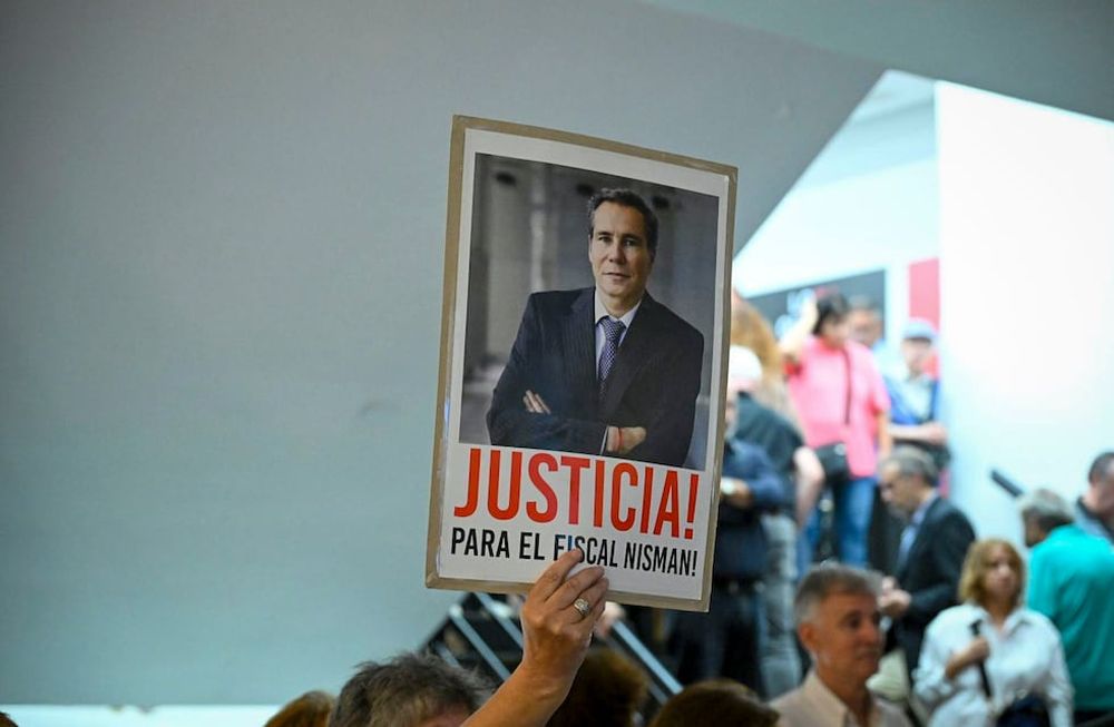 La AMIA pidió esclarecer la muerte de Nisman en un homenaje a 10 años ...