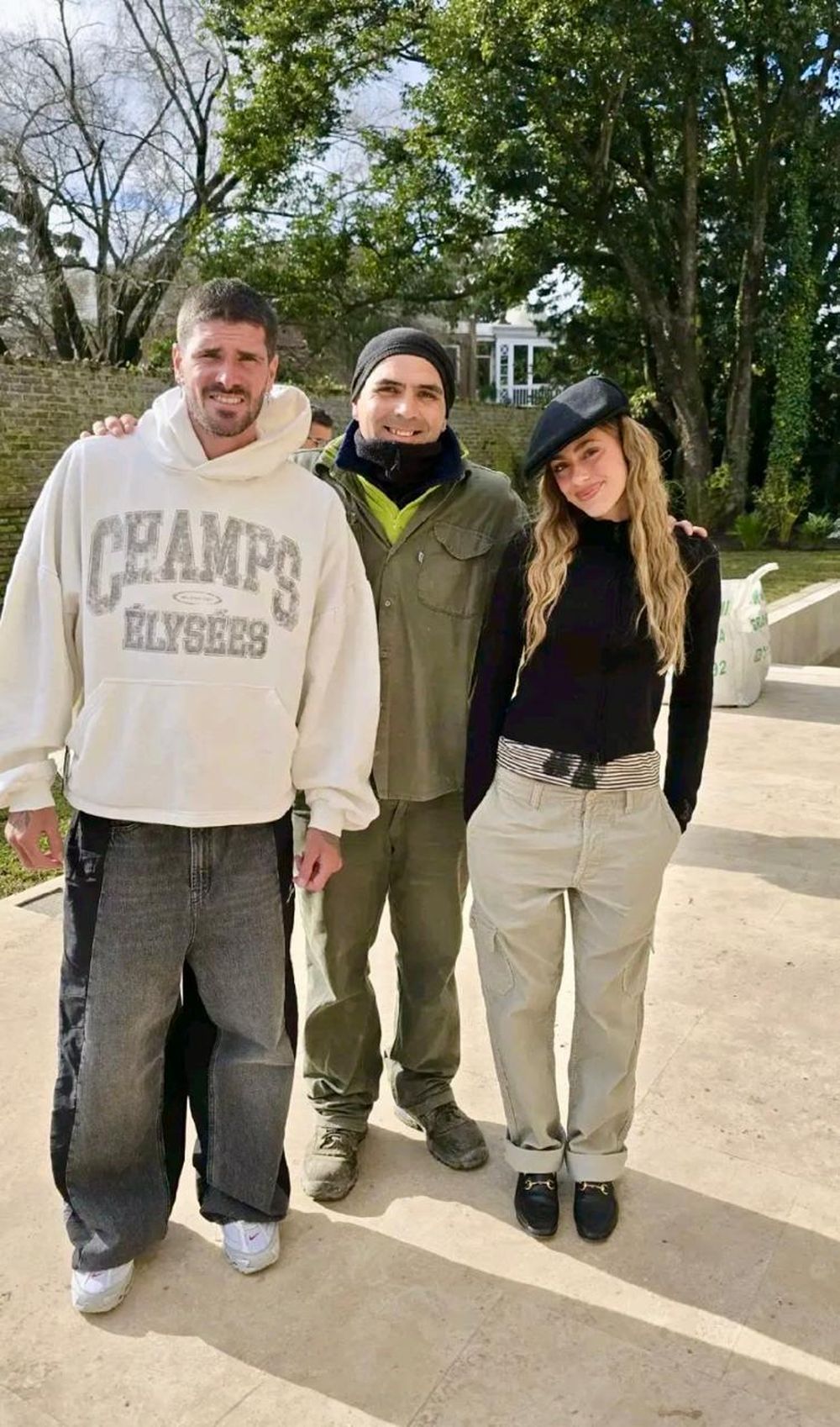 Tini Stoessel y Rodrigo De Paul pasearon juntos por Buenos Aires: la ...