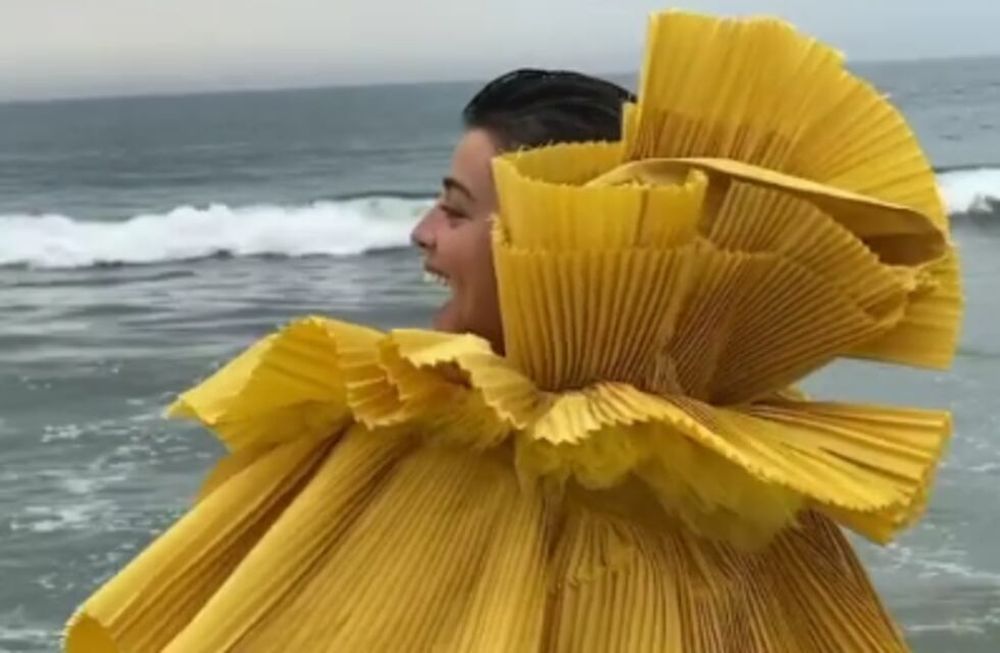 “Spirit Dignity”: Calu Rivero publicó un exótico video en la playa