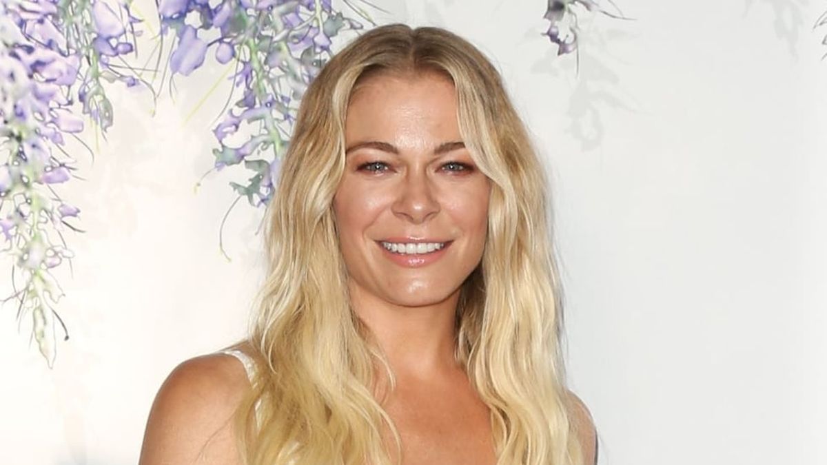 La artista LeAnn Rimes se quitó la ropa para contar y mostrar su lucha ...