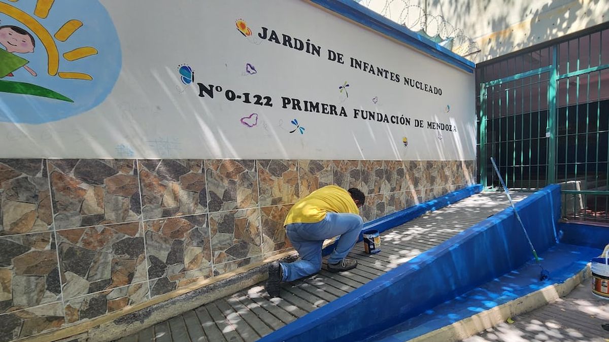 El Gobierno busca pintar 600 escuelas de Mendoza antes del inicio de ...