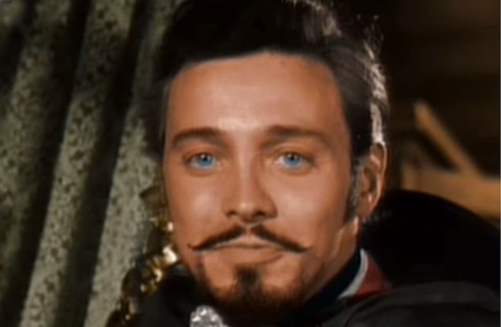 El Zorro: por qué Disney echó a Britt Lomond, el Capitán Monasterio