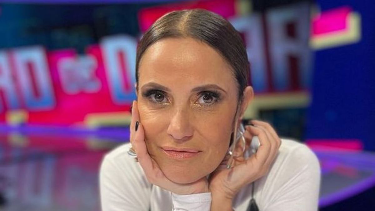 María Fernanda Callejón se pasó crema por todo el cuerpo mientras lucía una microbikini