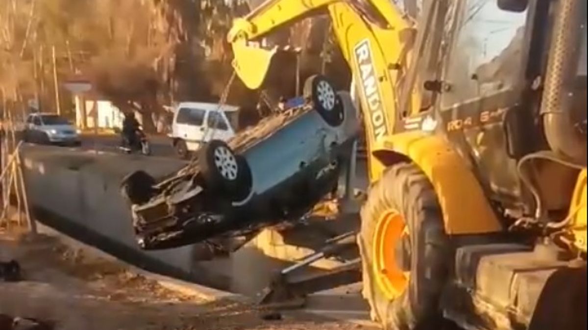 Dos mujeres y un menor terminaron cayendo a un zajón tras el choque de ...