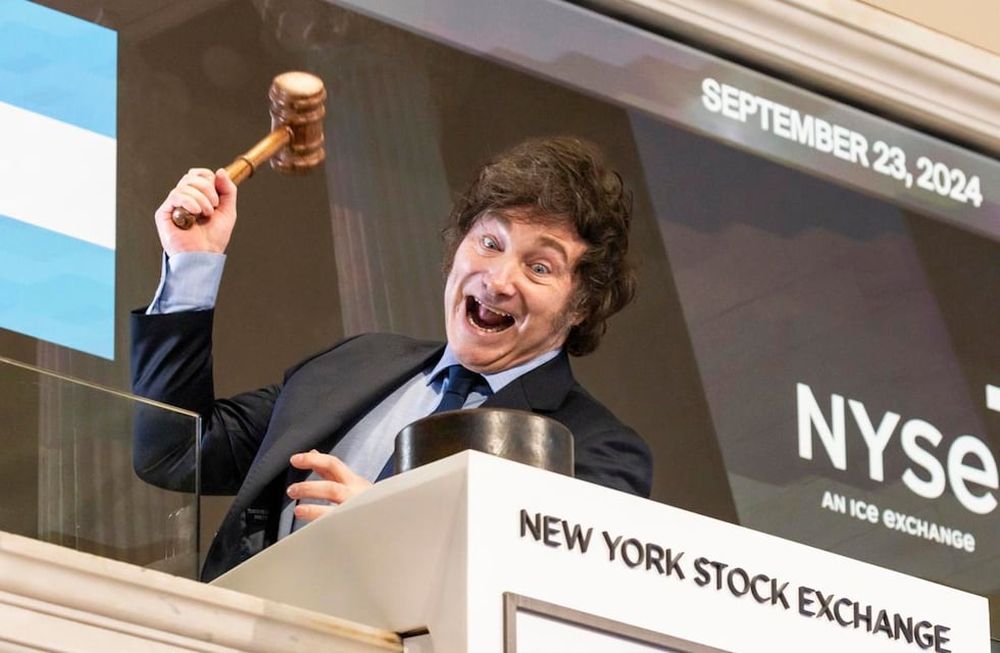 Efecto $LIBRA-Milei: caen hasta 6% las acciones argentinas y el dólar ...