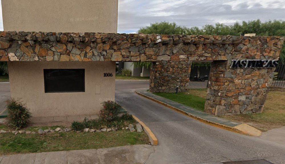Ladrones se pasearon por un barrio privado y robaron en dos casas ...