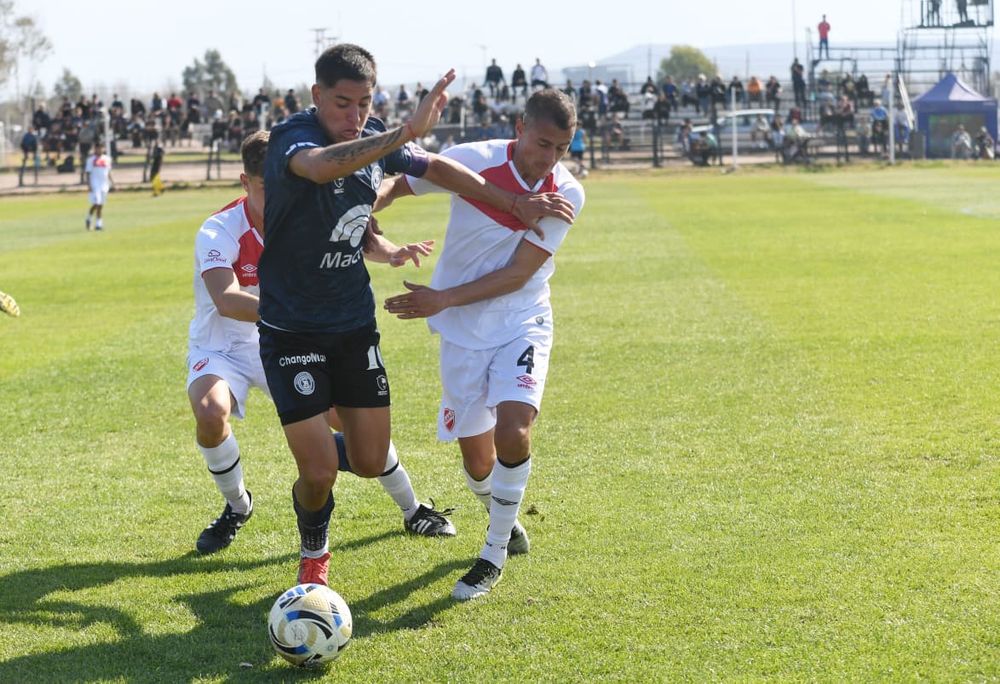 ¡Vamos Cheche! Tras la dura lesión, Luciano Sanchez jugó en reserva en ...