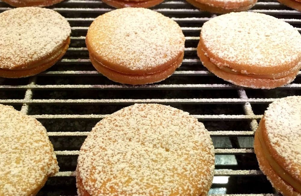 Cómo hacer los mejores alfajores de queso y avena y darte un gustito ...