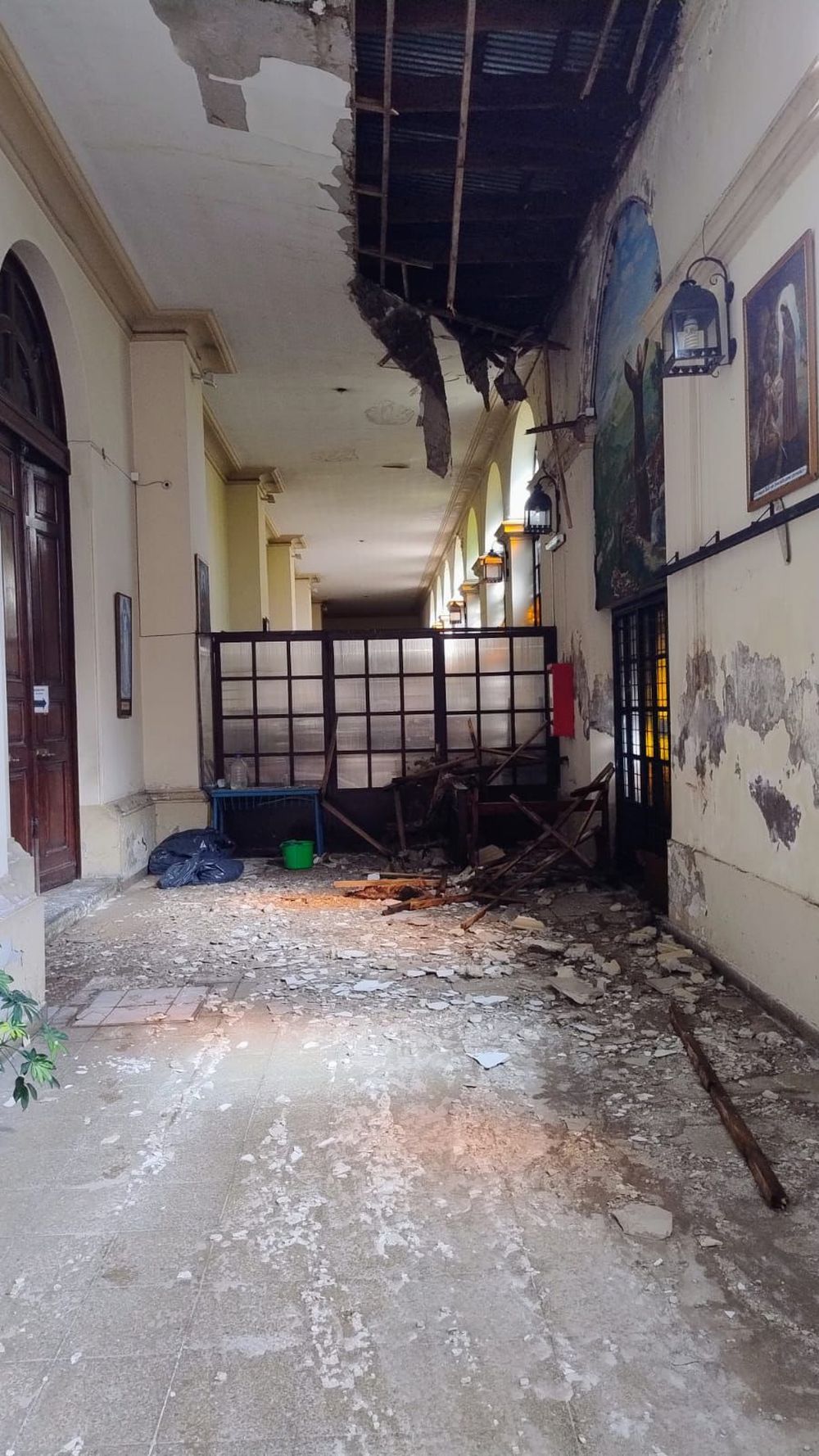 Las fotos que muestran el deplorable estado de la basílica donde ...