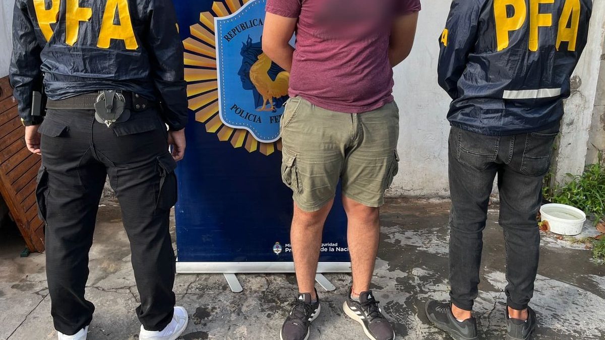 Detuvieron a un hombre que había amenazado con inmolarse en la embajada ...