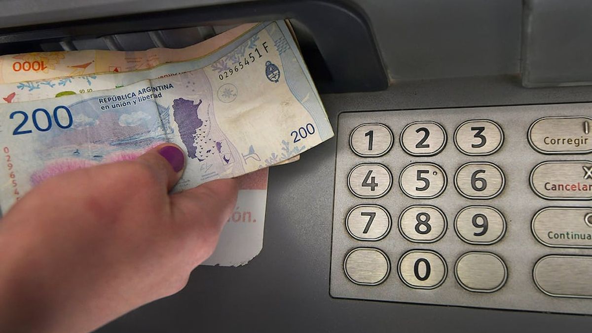 Cuánto dinero hay que invertir para ganar un sueldo extra al mes, ¿qué sistema conviene más