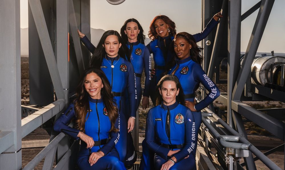 Video: así fue el vuelo al espacio de Katy Perry y otras famosas en un cohete de Blue Origin