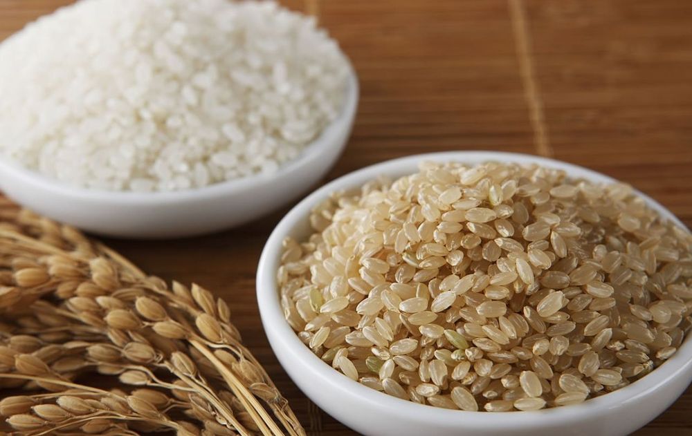 No lo sabías: en qué se diferencia el arroz integral con el blanco