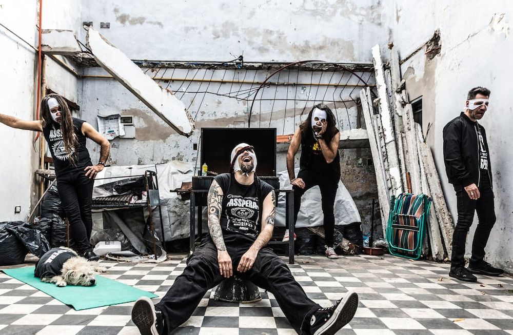 Asspera, los reyes del metal bizarro, llega a Mendoza con un sueño ...