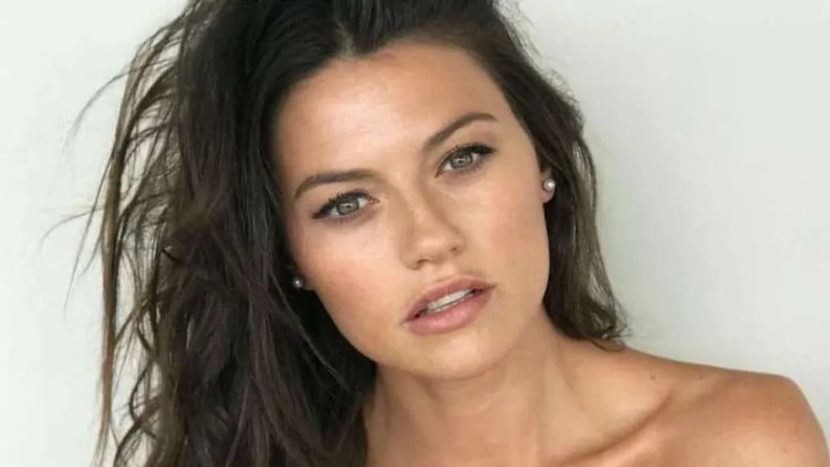 Sofía Jujuy Jiménez enamoró en varias fotos al límite: solo se tapó con las manos