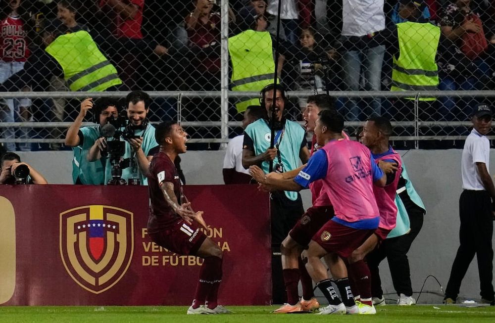 Video: Venezuela goleó a Chile con una exhibición de fútbol de Soteldo ...