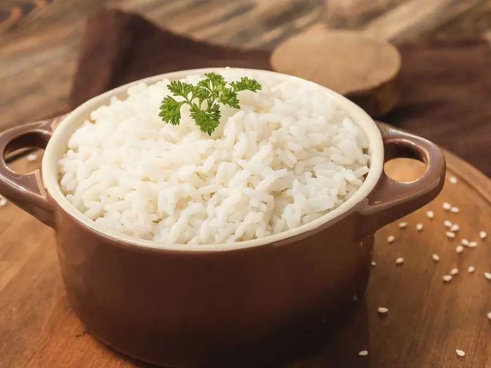 Por qué conviene dejar reposar el arroz 5 minutos después de cocinarlo