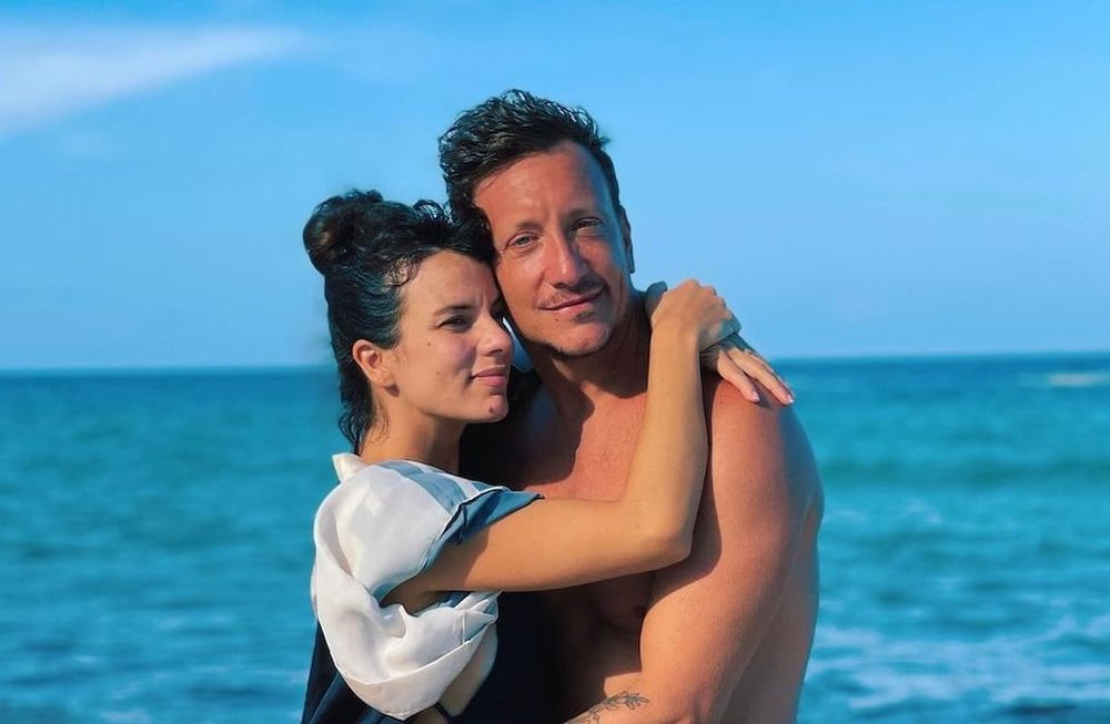 Nico Vázquez y Gimena Accardi anunciaron por sorpresa su separación tras 18 años en pareja