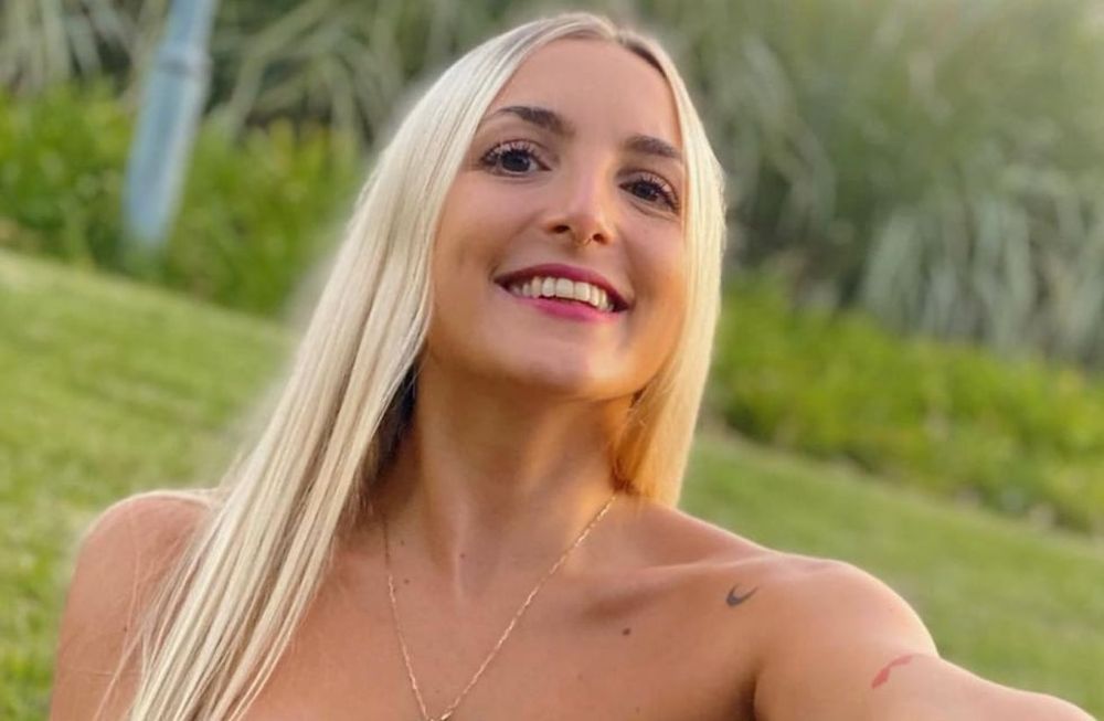 La hermana del Polaco subió fotos arriesgadas desde la playa y casi ...