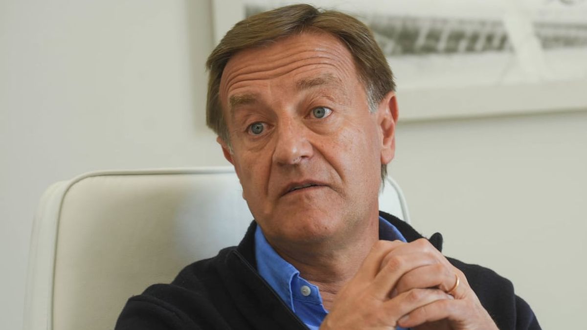 Suárez se opone a las restricciones y delega la decisión en Fernández