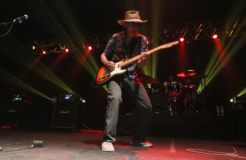 El corazón de Patricio Rey latió fuerte en la guitarra de Skay Beilinson