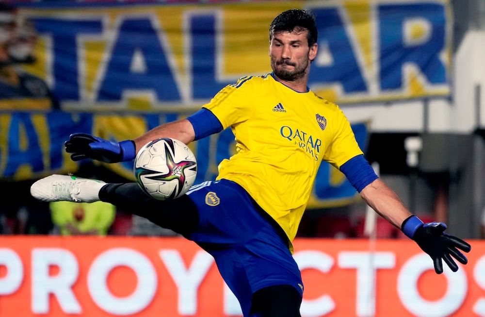 Javier García renovó su contrato hasta diciembre de 2025 con Boca, en medio de un flojo mercado ...