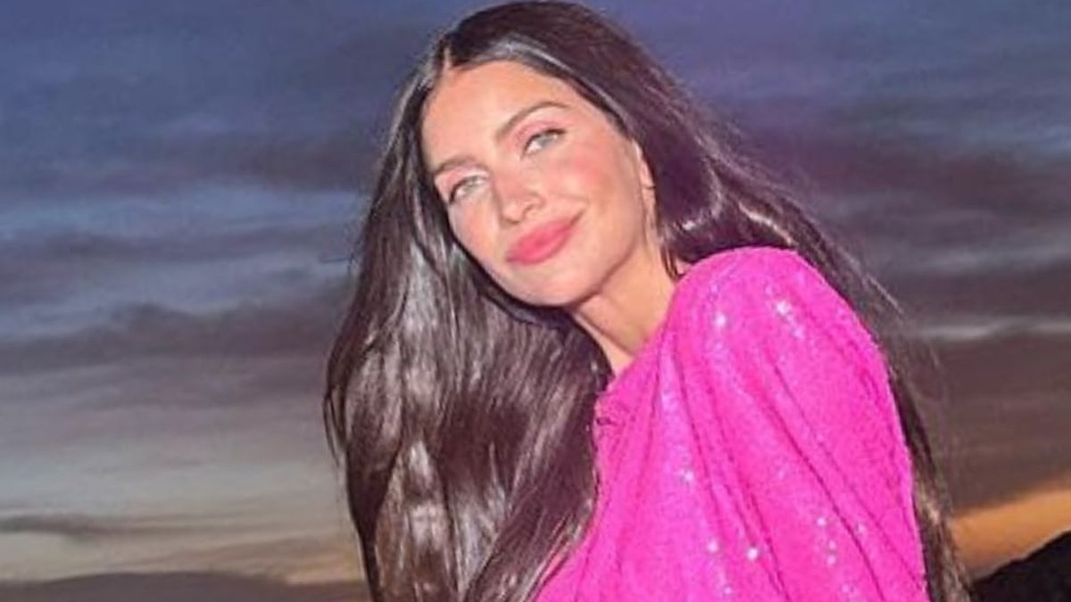 Zaira Nara se montó sobre un inflable y disfrutó de una pool party ...