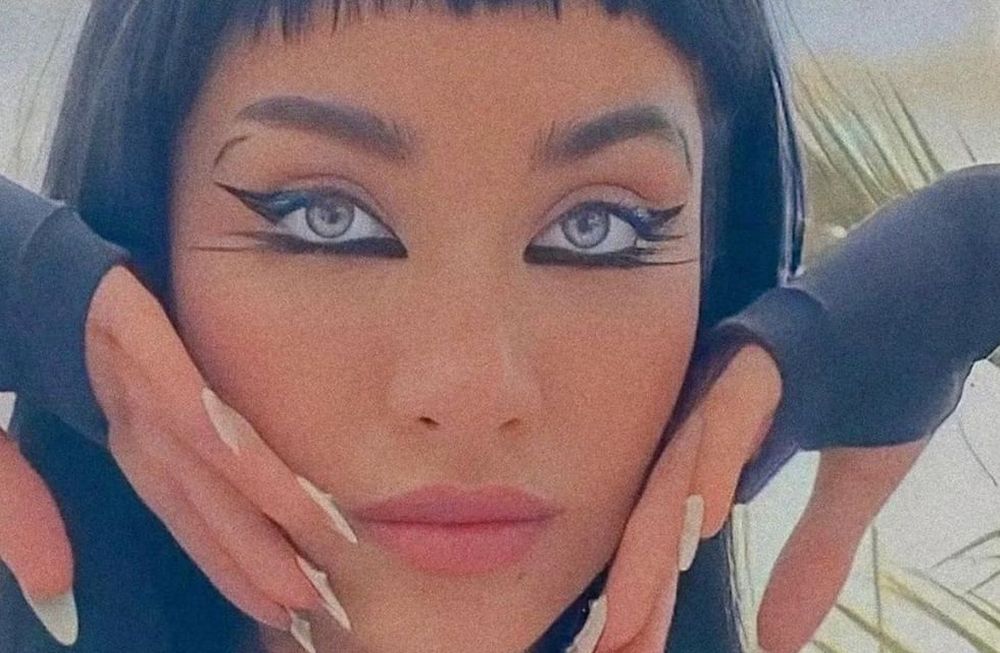 María Becerra posó con una microbikini tejida al crochet y se ve más ...