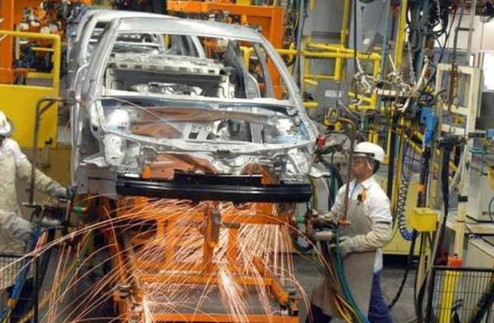 Una fábrica automotriz paró su producción en la Argentina por las ...