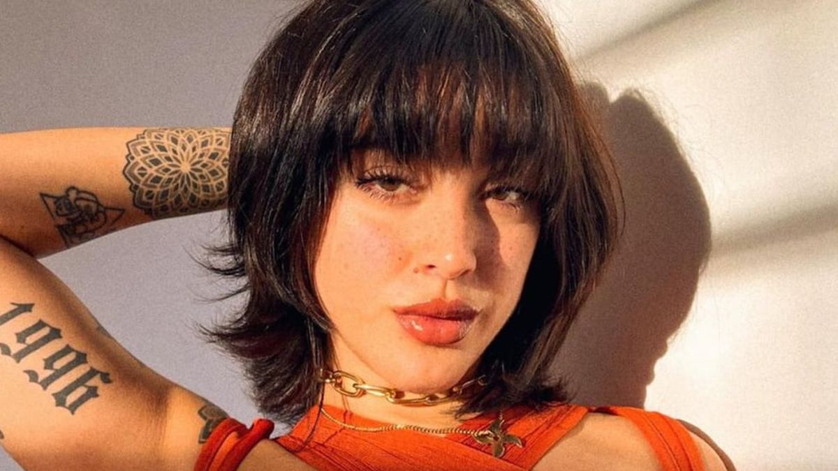 Belén Negri ya tiene documento argentino y lo festejó con un look total ...