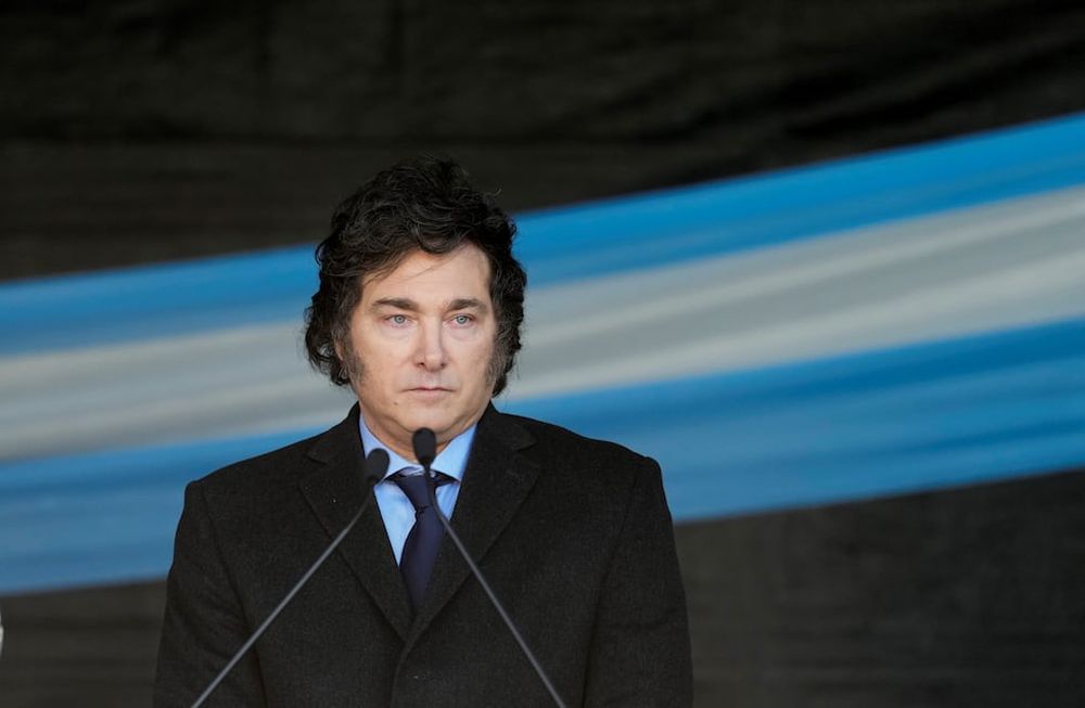 Tras el resurgimiento de la nueva SIDE, Milei ya le asignó $100.000 ...