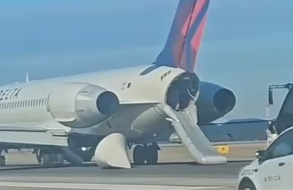 Un avión de pasajeros tuvo que volver al aeropuerto luego de que la ...