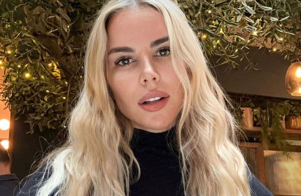 Águeda López, la esposa de Luis Fonsi, se puso una bikini roja furiosa ...