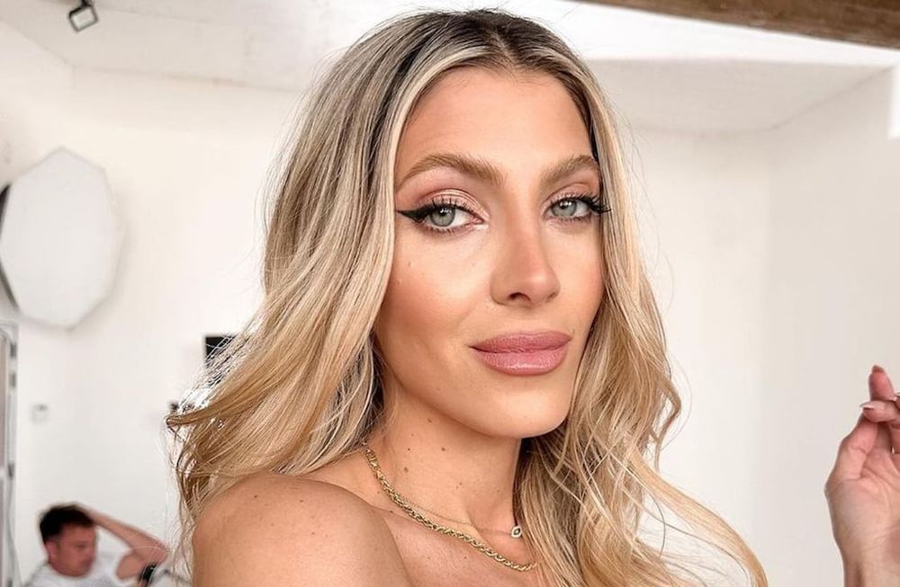 Cande Ruggeri paralizó las redes sociales con su top negro escotado y ...