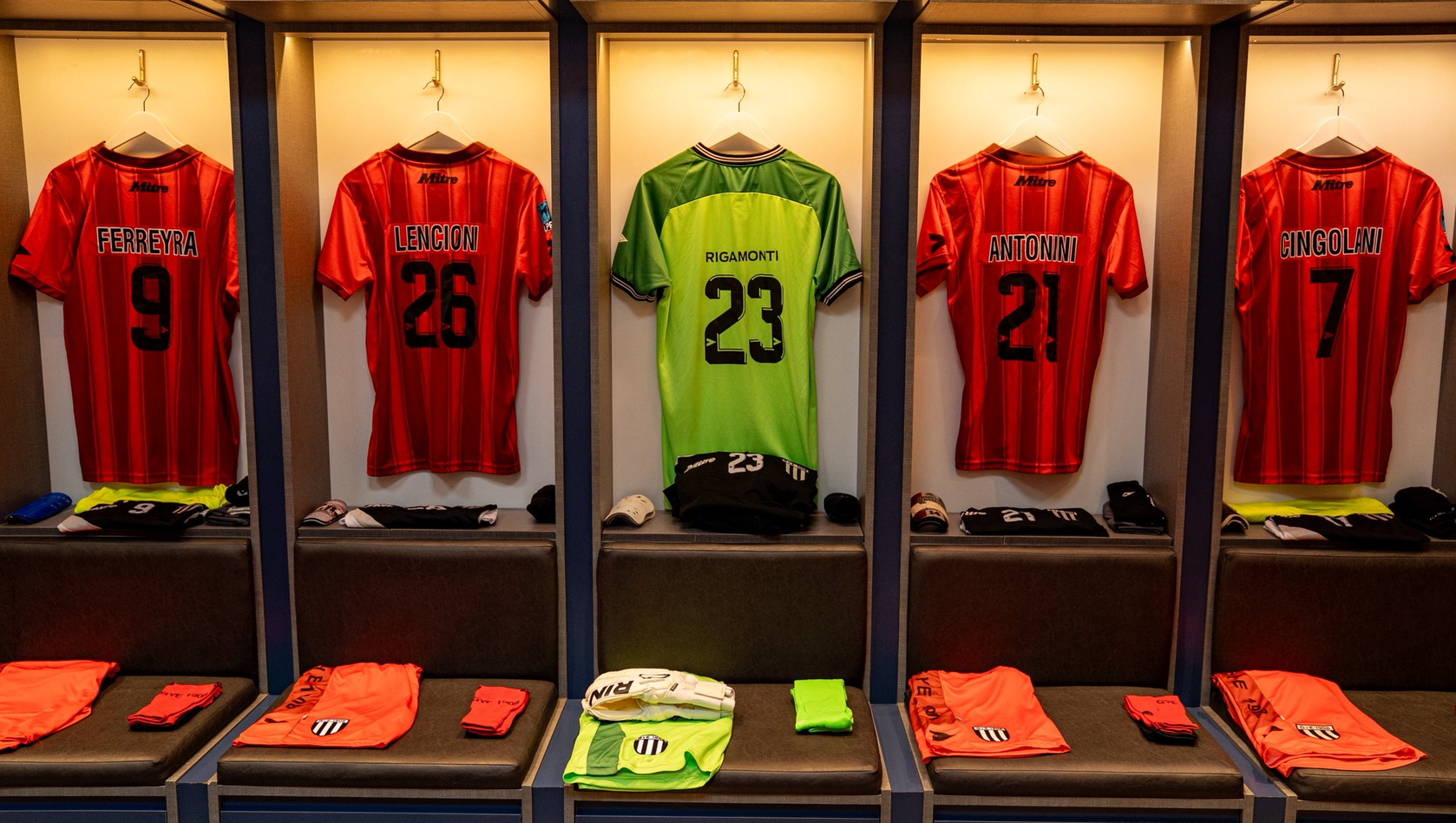 ¡El Lobo volvió a Primera y lo hizo con gloria! Victoria histórica en ...