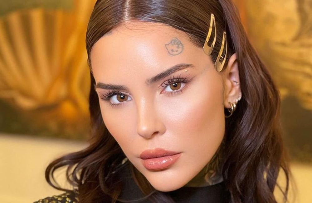 Cande Tinelli posó con lencería negra muy provocativa y se sacó una foto frente al espejo ...