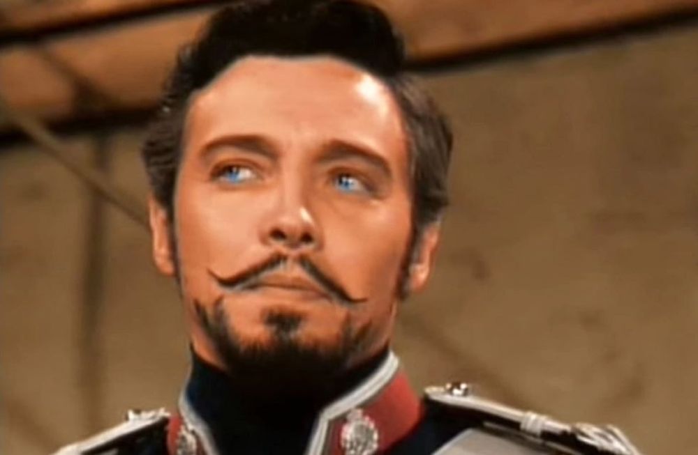 El capitán Monasterio de El Zorro: Britt Lomond era el verdadero héroe ...